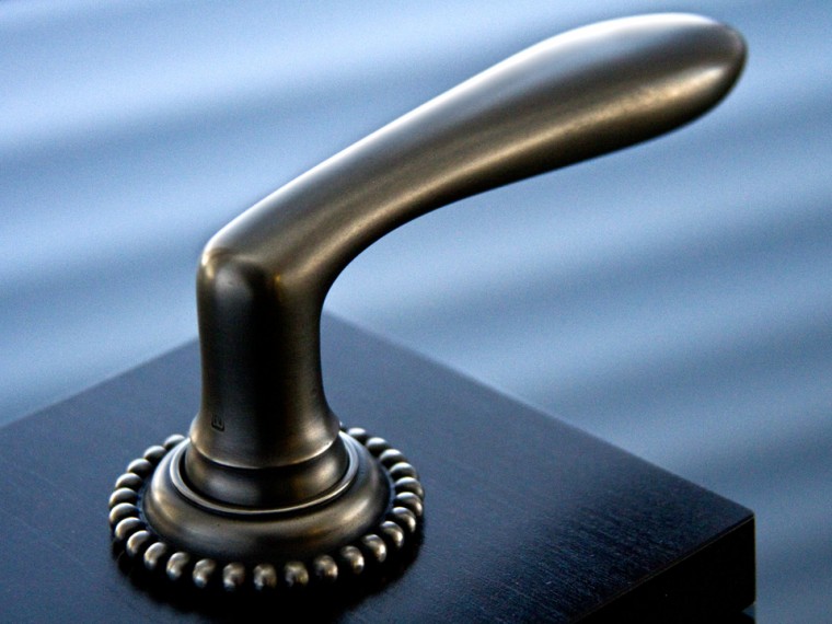 The Nanz Company – Beautiful hardware manufactured to please.